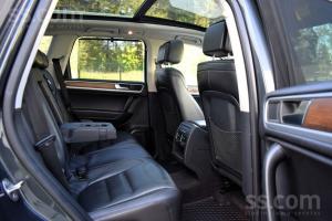 Pelēks Volkswagen Touareg 2014 Rīga, ar dzinēja tilpumu 3.00 L un nobraukumu 269 tūkst. km par 14500 €, foto 16 vietnē AUTOMOTO.COM.LV