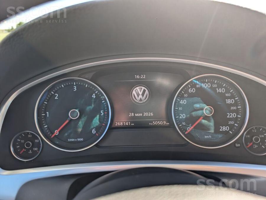 Pelēks Volkswagen Touareg 2014 Rīga, ar dzinēja tilpumu 3.00 L un nobraukumu 269 tūkst. km par 14500 €, foto 32 vietnē AUTOMOTO.COM.LV