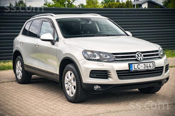 Pelēks Volkswagen Touareg 2014 Rīga, ar dzinēja tilpumu 3.00 L un nobraukumu 0 tūkst. km par 16990 €, foto 3 vietnē AUTOMOTO.COM.LV