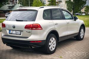Pelēks Volkswagen Touareg 2014 Rīga, ar dzinēja tilpumu 3.00 L un nobraukumu 0 tūkst. km par 16990 €, foto 5 vietnē AUTOMOTO.COM.LV