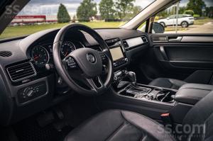 Pelēks Volkswagen Touareg 2014 Rīga, ar dzinēja tilpumu 3.00 L un nobraukumu 0 tūkst. km par 16990 €, foto 10 vietnē AUTOMOTO.COM.LV