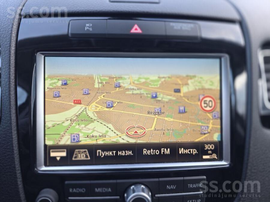 Grey Volkswagen Touareg 2014 in Rezekne, with an engine capacity of 3.00 L and mileage of 0 thousand km for 10850 €, photo 31 on AUTOMOTO.COM.LV