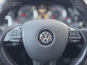 Grey Volkswagen Touareg 2014 in Rezekne, with an engine capacity of 3.00 L and mileage of 0 thousand km for 10850 €, photo 35 on AUTOMOTO.COM.LV
