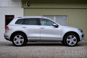 Pelēks Volkswagen Touareg 2014 Tukums, ar dzinēja tilpumu 3.00 L un nobraukumu 258 tūkst. km par 14190 €, foto 12 vietnē AUTOMOTO.COM.LV