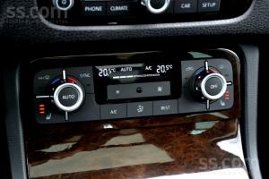 Pelēks Volkswagen Touareg 2014 Tukums, ar dzinēja tilpumu 3.00 L un nobraukumu 258 tūkst. km par 14190 €, foto 18 vietnē AUTOMOTO.COM.LV