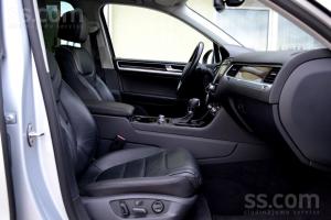 Pelēks Volkswagen Touareg 2014 Tukums, ar dzinēja tilpumu 3.00 L un nobraukumu 258 tūkst. km par 14190 €, foto 28 vietnē AUTOMOTO.COM.LV