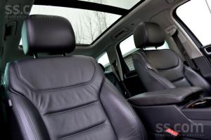 Pelēks Volkswagen Touareg 2014 Tukums, ar dzinēja tilpumu 3.00 L un nobraukumu 258 tūkst. km par 14190 €, foto 30 vietnē AUTOMOTO.COM.LV