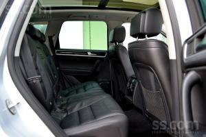 Pelēks Volkswagen Touareg 2014 Tukums, ar dzinēja tilpumu 3.00 L un nobraukumu 258 tūkst. km par 14190 €, foto 31 vietnē AUTOMOTO.COM.LV