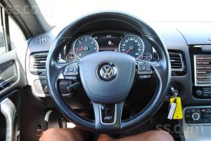 Pelēks Volkswagen Touareg 2014 Rīga, ar dzinēja tilpumu 3.00 L un nobraukumu 259 tūkst. km par 12990 €, foto 28 vietnē AUTOMOTO.COM.LV
