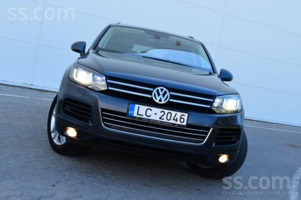 Pelēks Volkswagen Touareg 2014 Rīga, ar dzinēja tilpumu 3.00 L un nobraukumu 269 tūkst. km par 13500 €, foto 8 vietnē AUTOMOTO.COM.LV