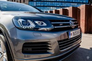 Grey Volkswagen Touareg 2014 in Kaunas, with an engine capacity of 3.00 L and mileage of 300 thousand km for 13500 €, photo 11 on AUTOMOTO.COM.LV
