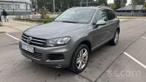 Pelēks Volkswagen Touareg 2014 Rīga, ar dzinēja tilpumu 3.00 L un nobraukumu 236 tūkst. km par 13000 €, foto  vietnē AUTOMOTO.COM.LV
