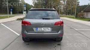 Pelēks Volkswagen Touareg 2014 Rīga, ar dzinēja tilpumu 3.00 L un nobraukumu 236 tūkst. km par 13000 €, foto 5 vietnē AUTOMOTO.COM.LV
