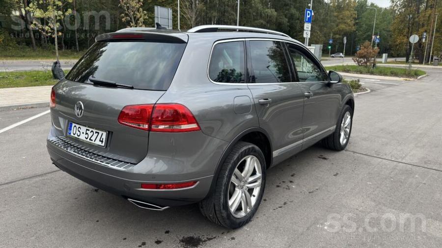 Pelēks Volkswagen Touareg 2014 Rīga, ar dzinēja tilpumu 3.00 L un nobraukumu 236 tūkst. km par 13000 €, foto 6 vietnē AUTOMOTO.COM.LV