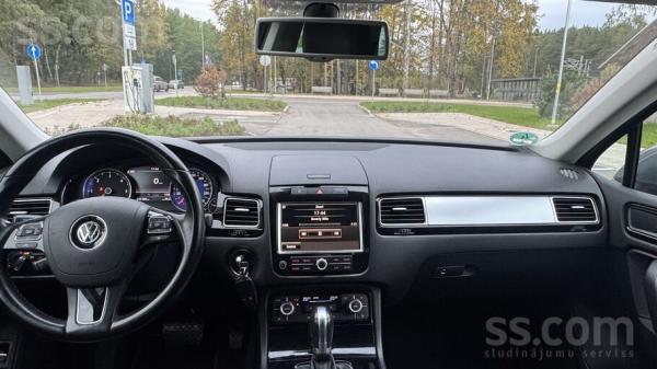 Volkswagen Touareg 2014 in Riga on AUTOMOTO.COM.LV Grey Volkswagen Touareg 2014 in Riga, with an engine capacity of 3.00 L and mileage of 236 thousand km for 13000 €, photo 11 on AUTOMOTO.COM.LV