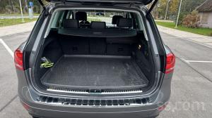 Pelēks Volkswagen Touareg 2014 Rīga, ar dzinēja tilpumu 3.00 L un nobraukumu 236 tūkst. km par 13000 €, foto 13 vietnē AUTOMOTO.COM.LV