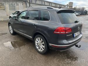 Grey Volkswagen Touareg 2015 in Riga, with an engine capacity of 3.00 L and mileage of 135 thousand km for 21000 €, photo 9 on AUTOMOTO.COM.LV