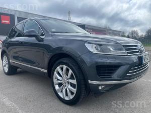 Pelēks Volkswagen Touareg 2015 Rīga, ar dzinēja tilpumu 3.00 L un nobraukumu 207 tūkst. km par 15000 €, foto 2 vietnē AUTOMOTO.COM.LV