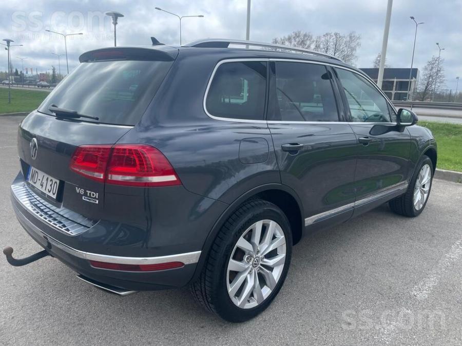 Pelēks Volkswagen Touareg 2015 Rīga, ar dzinēja tilpumu 3.00 L un nobraukumu 207 tūkst. km par 15000 €, foto 4 vietnē AUTOMOTO.COM.LV