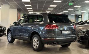 Pelēks Volkswagen Touareg 2015 Klaipėda, ar dzinēja tilpumu 3.00 L un nobraukumu 232 tūkst. km par 17900 €, foto 4 vietnē AUTOMOTO.COM.LV