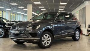 Pelēks Volkswagen Touareg 2015 Klaipėda, ar dzinēja tilpumu 3.00 L un nobraukumu 232 tūkst. km par 17900 €, foto 17 vietnē AUTOMOTO.COM.LV