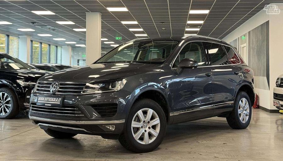 Pelēks Volkswagen Touareg 2015 Klaipėda, ar dzinēja tilpumu 3.00 L un nobraukumu 232 tūkst. km par 17900 €, foto 17 vietnē AUTOMOTO.COM.LV