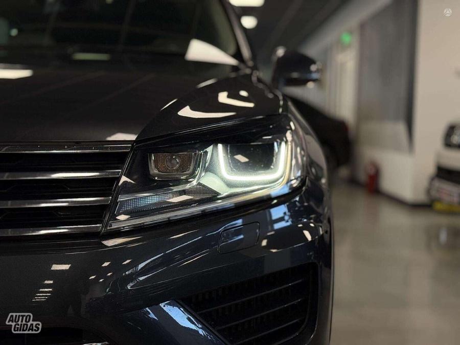 Pelēks Volkswagen Touareg 2015 Klaipėda, ar dzinēja tilpumu 3.00 L un nobraukumu 232 tūkst. km par 17900 €, foto 21 vietnē AUTOMOTO.COM.LV