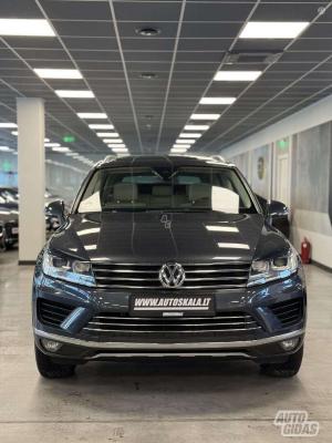Pelēks Volkswagen Touareg 2015 Klaipėda, ar dzinēja tilpumu 3.00 L un nobraukumu 232 tūkst. km par 17900 €, foto 23 vietnē AUTOMOTO.COM.LV