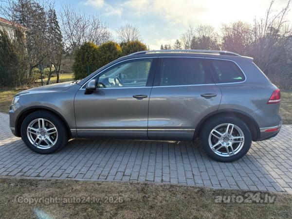 Pelēks Volkswagen Touareg 2015 Tallina, ar dzinēja tilpumu 4.10 L un nobraukumu 152 tūkst. km par 18700 €, foto 8 vietnē AUTOMOTO.COM.LV