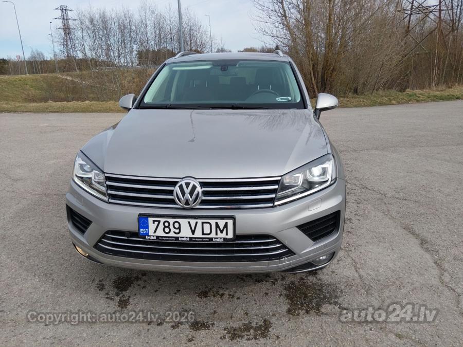 Grey Volkswagen Touareg 2015 in Tallinn, with an engine capacity of 3.00 L and mileage of 210 thousand km for 12345 €, photo 9 on AUTOMOTO.COM.LV