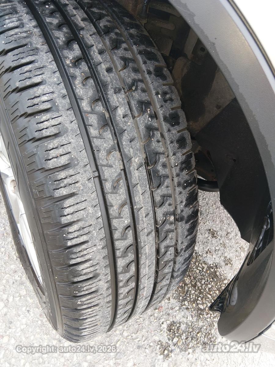 Grey Volkswagen Touareg 2015 in Tallinn, with an engine capacity of 3.00 L and mileage of 210 thousand km for 12345 €, photo 14 on AUTOMOTO.COM.LV