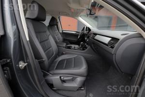 Pelēks Volkswagen Touareg 2015 Jelgava, ar dzinēja tilpumu 3.00 L un nobraukumu 0 tūkst. km par 12990 €, foto 12 vietnē AUTOMOTO.COM.LV