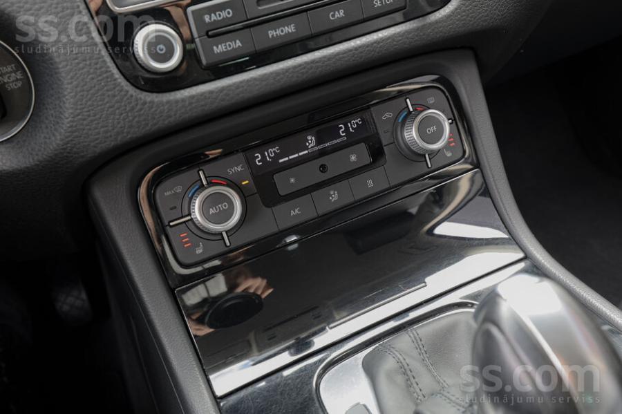 Pelēks Volkswagen Touareg 2015 Jelgava, ar dzinēja tilpumu 3.00 L un nobraukumu 0 tūkst. km par 12990 €, foto 18 vietnē AUTOMOTO.COM.LV