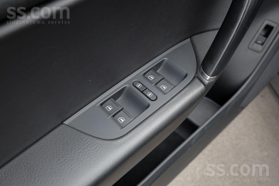 Pelēks Volkswagen Touareg 2015 Jelgava, ar dzinēja tilpumu 3.00 L un nobraukumu 0 tūkst. km par 12990 €, foto 24 vietnē AUTOMOTO.COM.LV