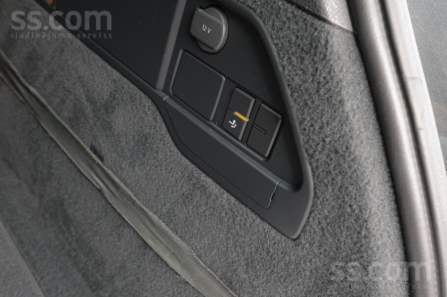 Pelēks Volkswagen Touareg 2015 Jelgava, ar dzinēja tilpumu 3.00 L un nobraukumu 0 tūkst. km par 12990 €, foto 26 vietnē AUTOMOTO.COM.LV