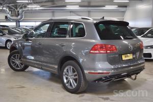 Pelēks Volkswagen Touareg 2015 Rīga, ar dzinēja tilpumu 3.00 L un nobraukumu 191 tūkst. km par 14900 €, foto 3 vietnē AUTOMOTO.COM.LV