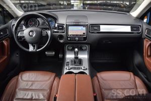 Pelēks Volkswagen Touareg 2015 Rīga, ar dzinēja tilpumu 3.00 L un nobraukumu 191 tūkst. km par 14900 €, foto 5 vietnē AUTOMOTO.COM.LV