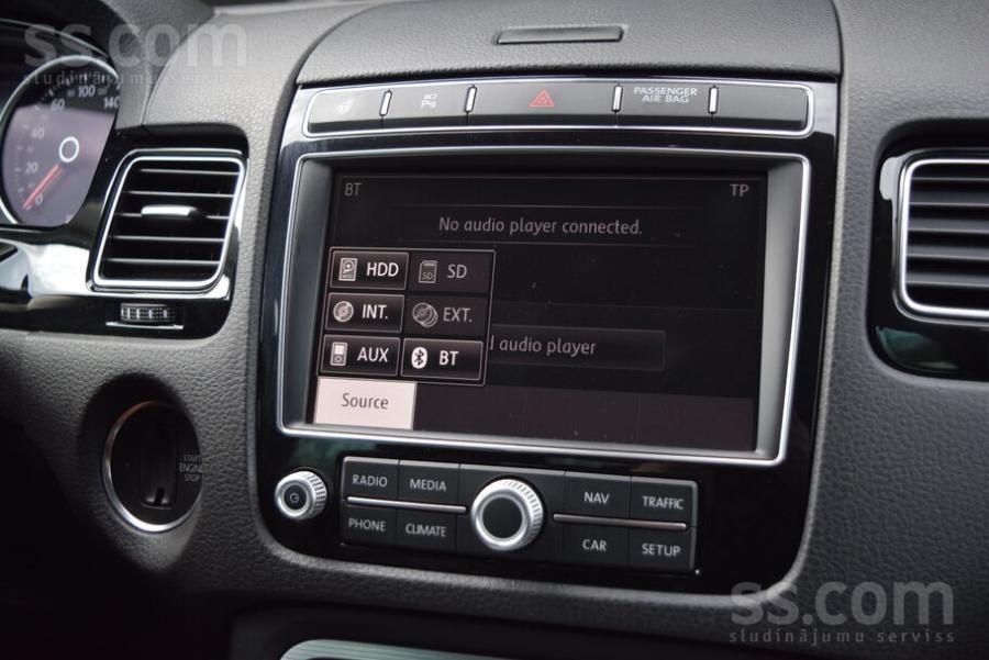 Pelēks Volkswagen Touareg 2015 Rīga, ar dzinēja tilpumu 3.00 L un nobraukumu 191 tūkst. km par 14900 €, foto 9 vietnē AUTOMOTO.COM.LV