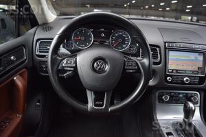 Pelēks Volkswagen Touareg 2015 Rīga, ar dzinēja tilpumu 3.00 L un nobraukumu 191 tūkst. km par 14900 €, foto 11 vietnē AUTOMOTO.COM.LV