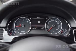 Pelēks Volkswagen Touareg 2015 Rīga, ar dzinēja tilpumu 3.00 L un nobraukumu 191 tūkst. km par 14900 €, foto 13 vietnē AUTOMOTO.COM.LV