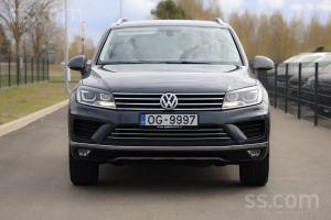 Grey Volkswagen Touareg 2015 in Jelgava, with an engine capacity of 3.00 L and mileage of 0 thousand km for 12990 €, photo 3 on AUTOMOTO.COM.LV