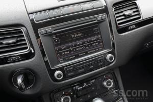 Grey Volkswagen Touareg 2015 in Jelgava, with an engine capacity of 3.00 L and mileage of 0 thousand km for 12990 €, photo 14 on AUTOMOTO.COM.LV