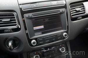 Grey Volkswagen Touareg 2015 in Jelgava, with an engine capacity of 3.00 L and mileage of 0 thousand km for 12990 €, photo 16 on AUTOMOTO.COM.LV