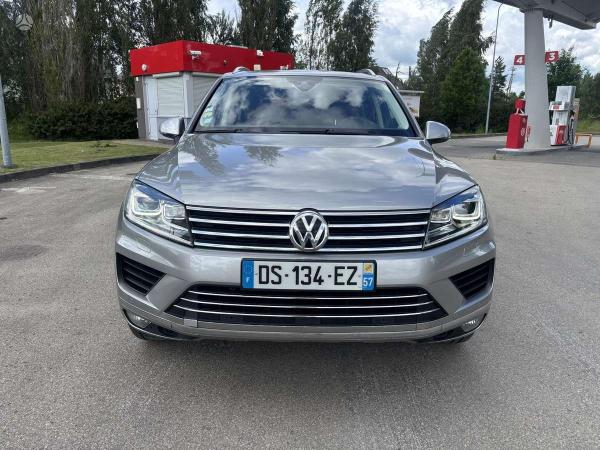 Pelēks Volkswagen Touareg 2015 Tauragė, ar dzinēja tilpumu 2.97 L un nobraukumu 260 tūkst. km par 14500 €, foto 2 vietnē AUTOMOTO.COM.LV