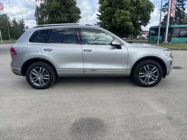 Pelēks Volkswagen Touareg 2015 Tauragė, ar dzinēja tilpumu 2.97 L un nobraukumu 260 tūkst. km par 14500 €, foto 6 vietnē AUTOMOTO.COM.LV