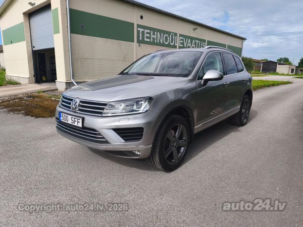 Pelēks Volkswagen Touareg 2015 Tallina, ar dzinēja tilpumu 3.00 L un nobraukumu 197 tūkst. km par 17800 €, foto 3 vietnē AUTOMOTO.COM.LV