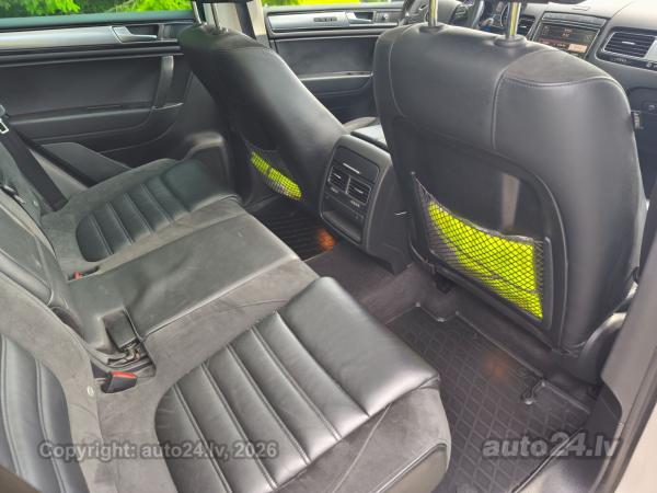 Pelēks Volkswagen Touareg 2015 Tallina, ar dzinēja tilpumu 3.00 L un nobraukumu 197 tūkst. km par 17800 €, foto 8 vietnē AUTOMOTO.COM.LV