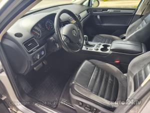 Grey Volkswagen Touareg 2015 in Tallinn, with an engine capacity of 3.00 L and mileage of 197 thousand km for 17800 €, photo 13 on AUTOMOTO.COM.LV