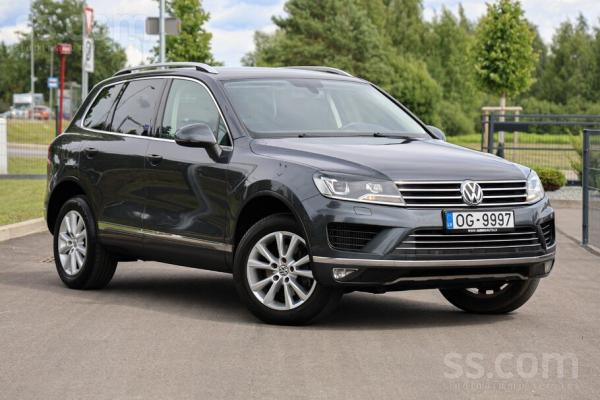 Grey Volkswagen Touareg 2015 in Jelgava, with an engine capacity of 3.00 L and mileage of 0 thousand km for 12500 €, photo 3 on AUTOMOTO.COM.LV