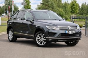 Pelēks Volkswagen Touareg 2015 Jelgava, ar dzinēja tilpumu 3.00 L un nobraukumu 0 tūkst. km par 12500 €, foto 4 vietnē AUTOMOTO.COM.LV